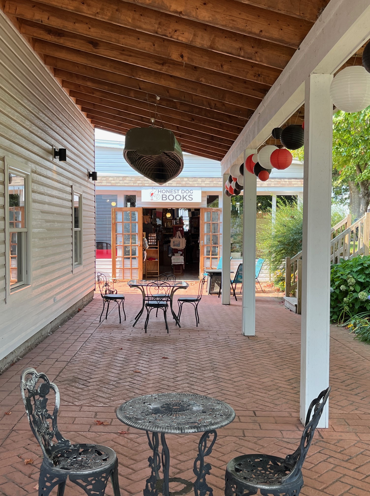 Honest Dog Books: A Bayfield, Wisconsin Bookstore, Part II | Writing ...